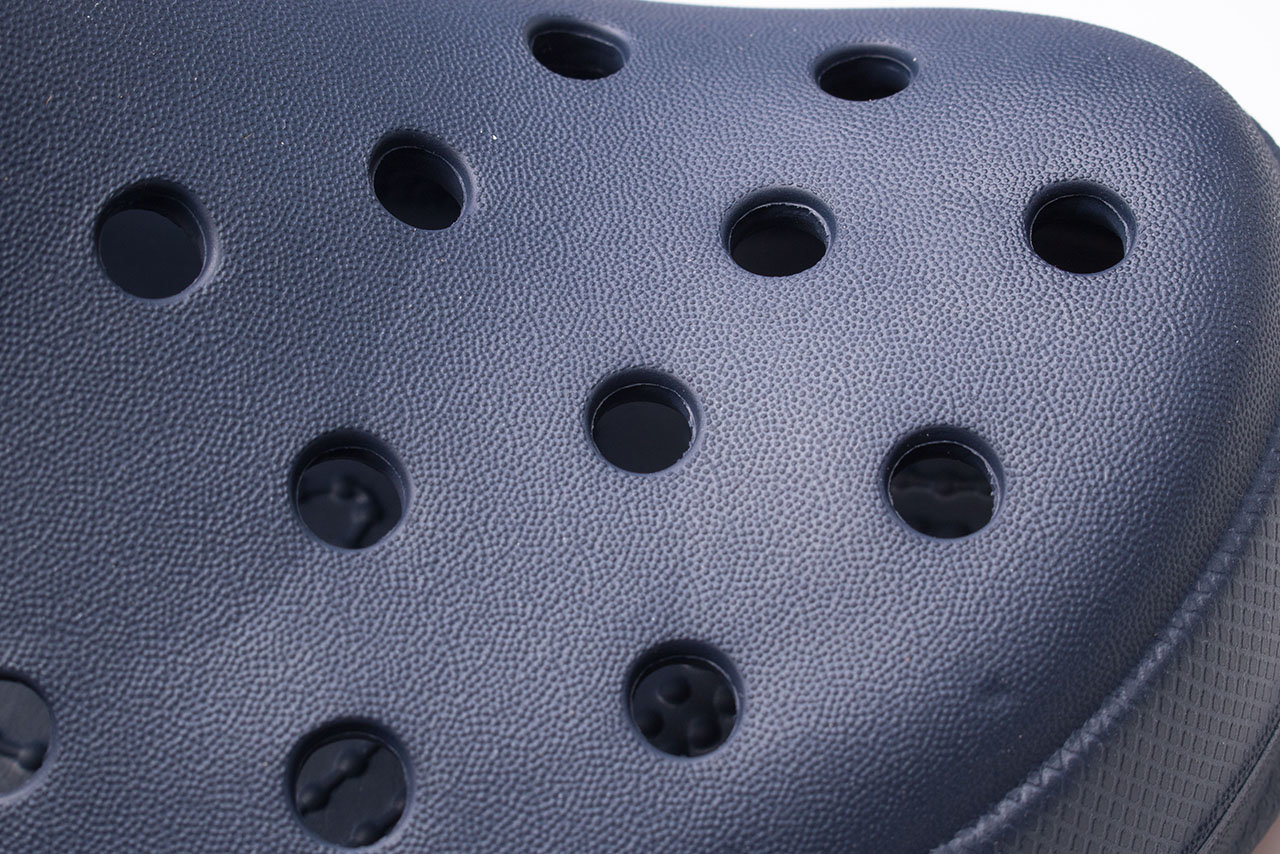 Chodaki dziecięce CROCS ALL TERAIN KIDS CLOG 207458-410 - Hurtownia in:motion group