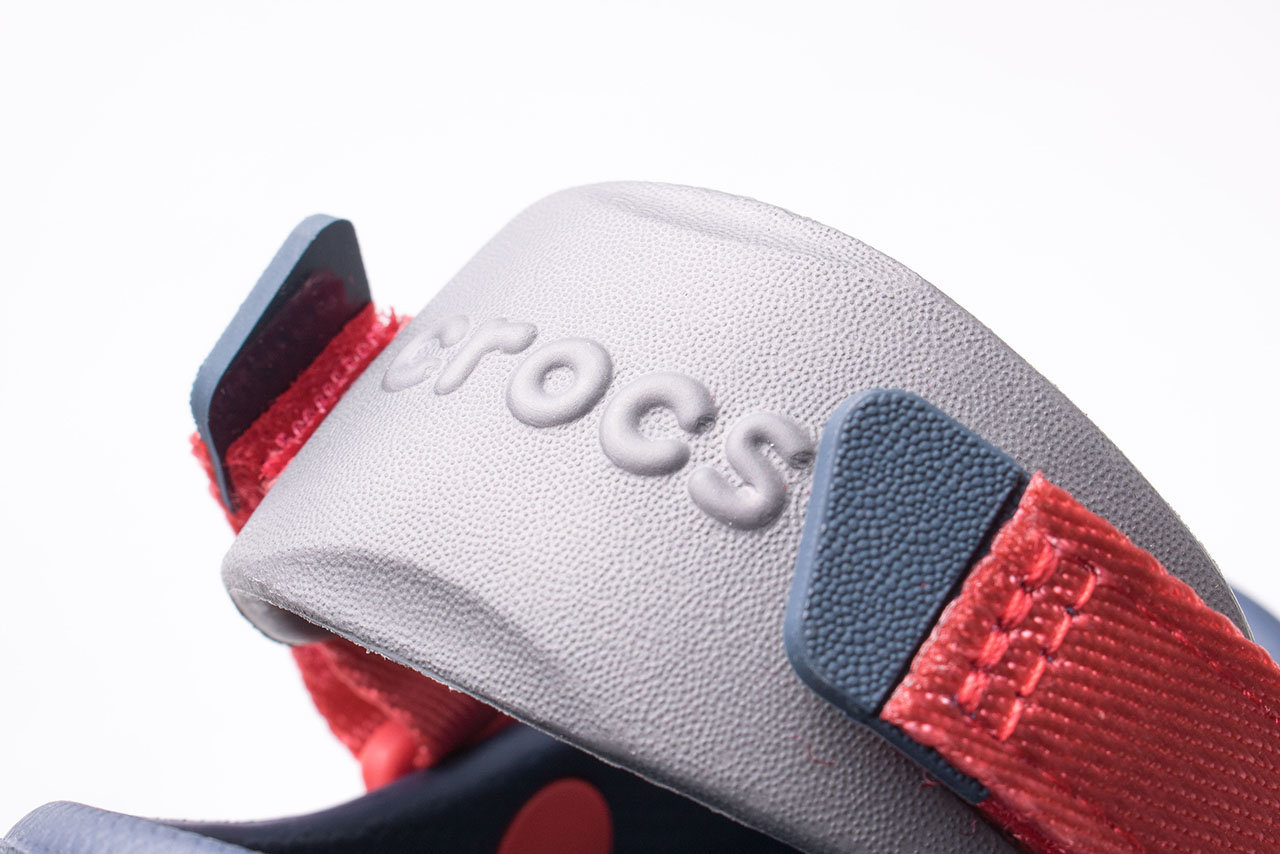 Chodaki dziecięce CROCS ALL TERAIN KIDS CLOG 207458-410 - Hurtownia in:motion group